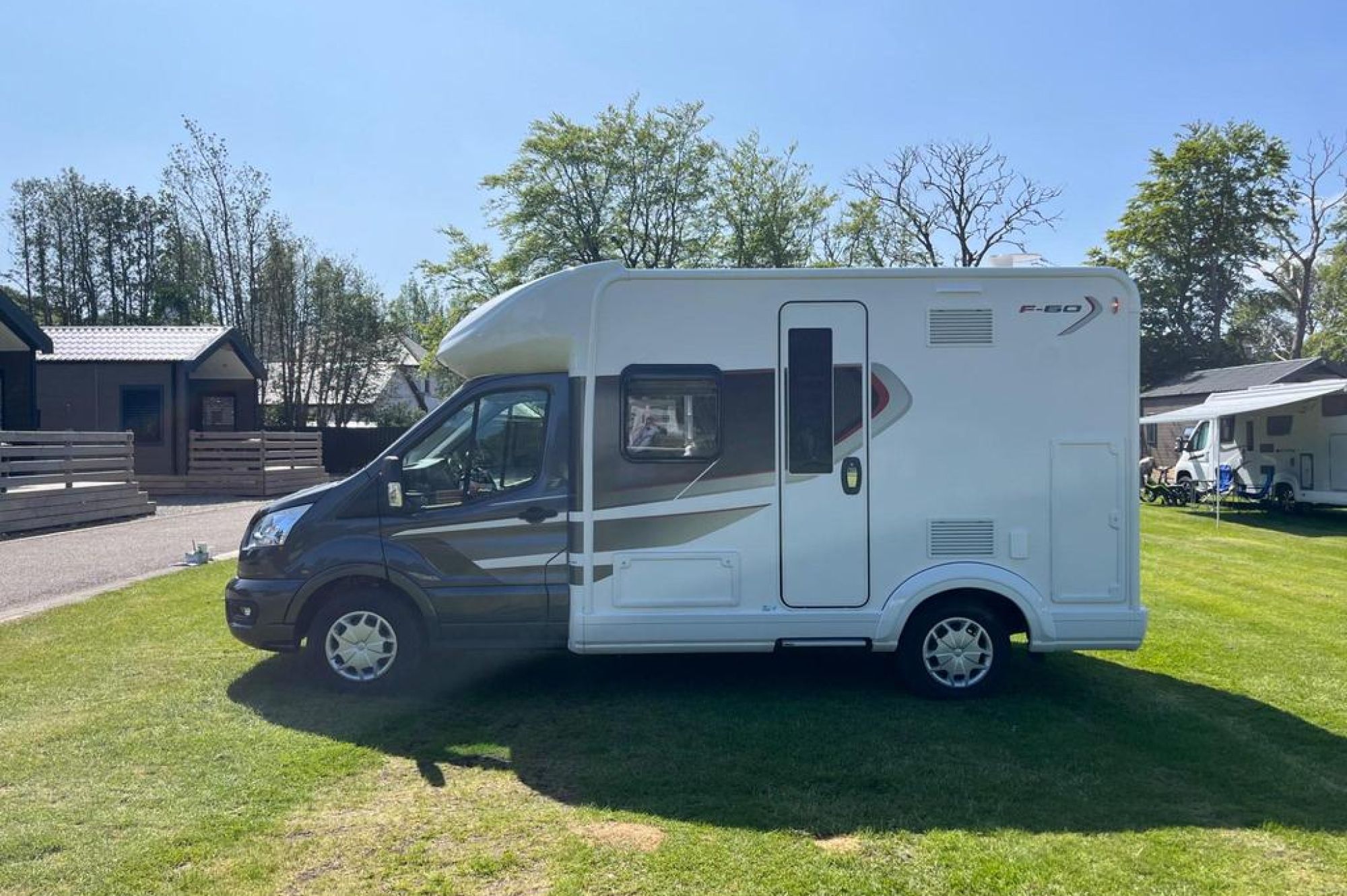 F-60 SY23 PZJ :: North 500 Motorhomes
