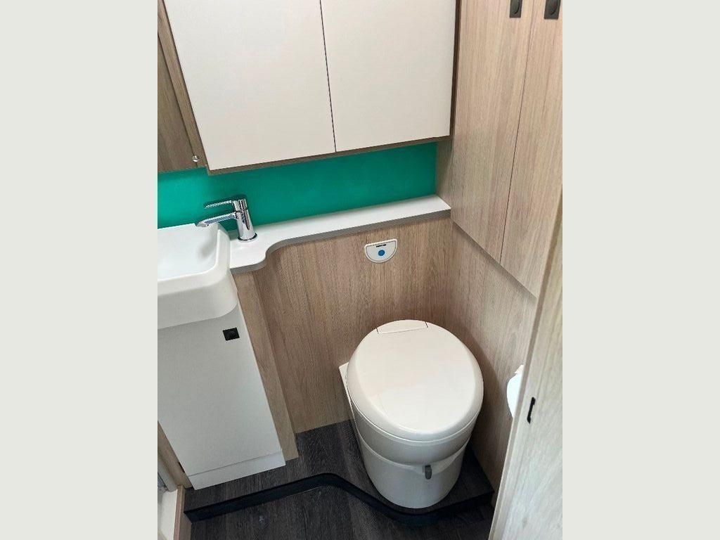 F-60 (Auto) SY23 UDL :: North 500 Motorhomes