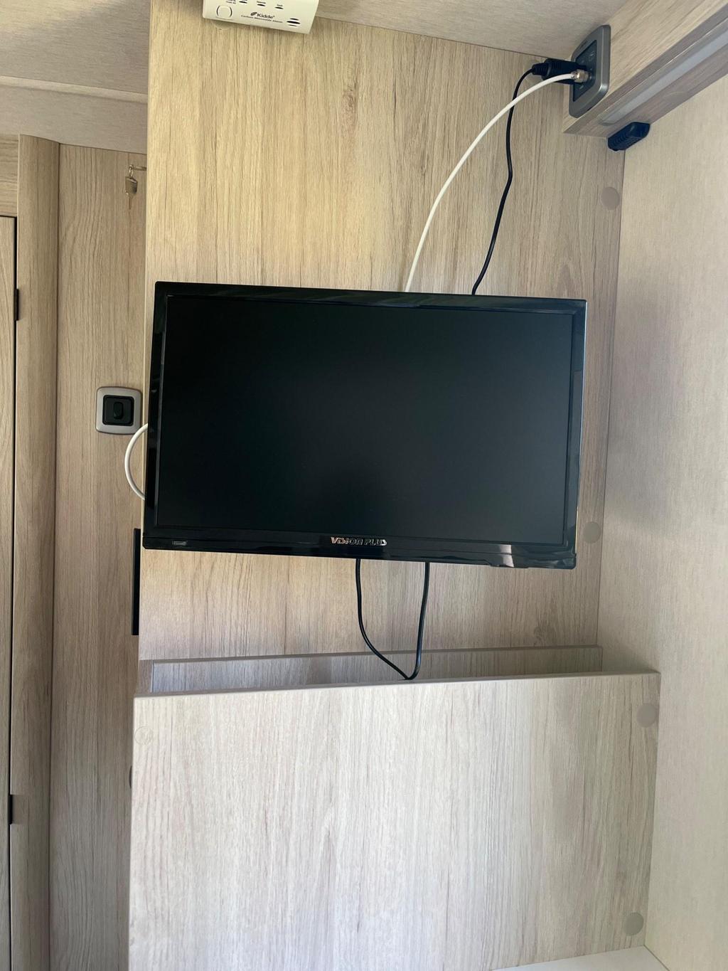 F-60 (Auto) SY23 UDL :: North 500 Motorhomes